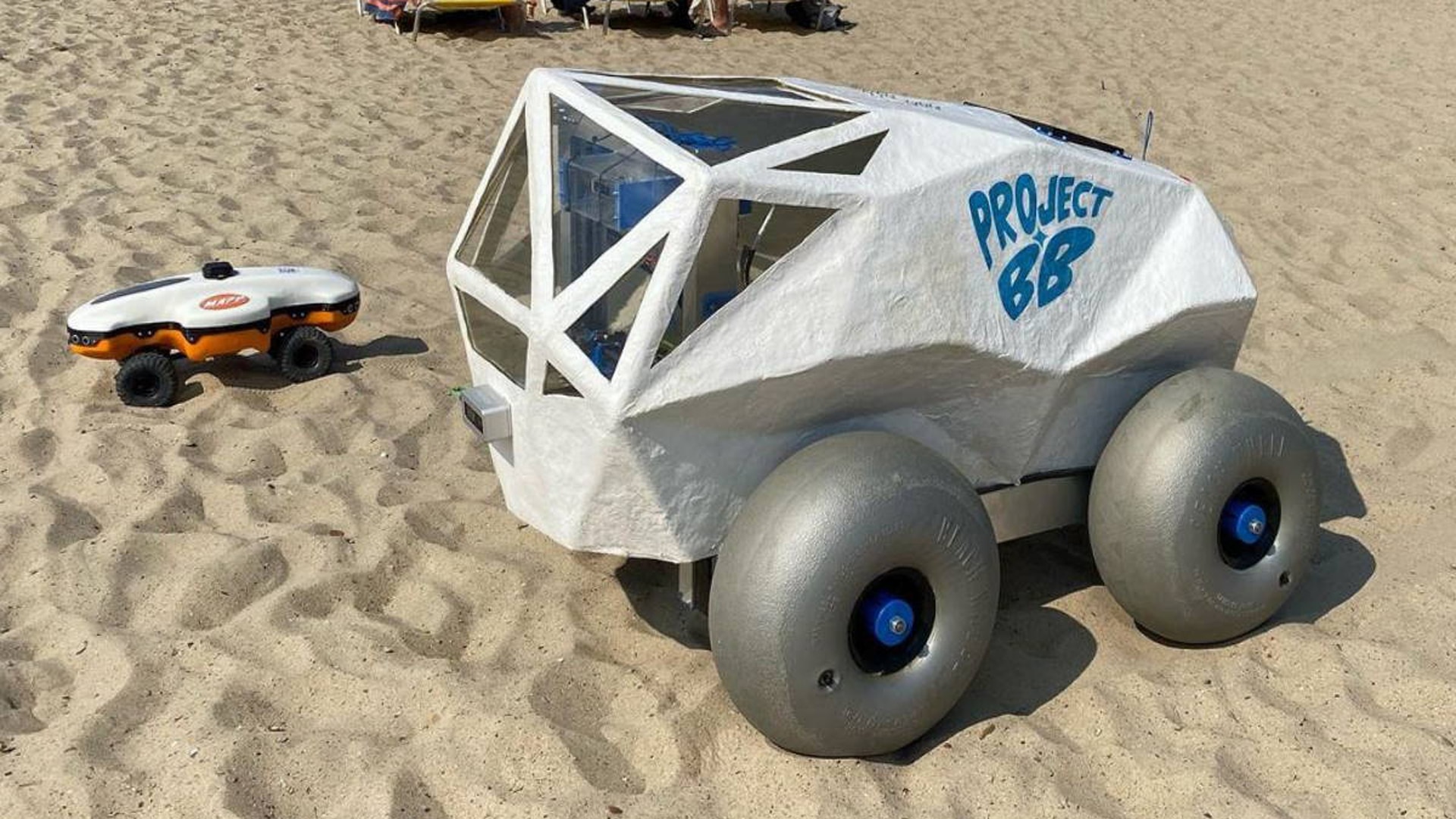 Beach Bot, un robot che raccoglie i rifiuti lasciati sulle spiagge ...