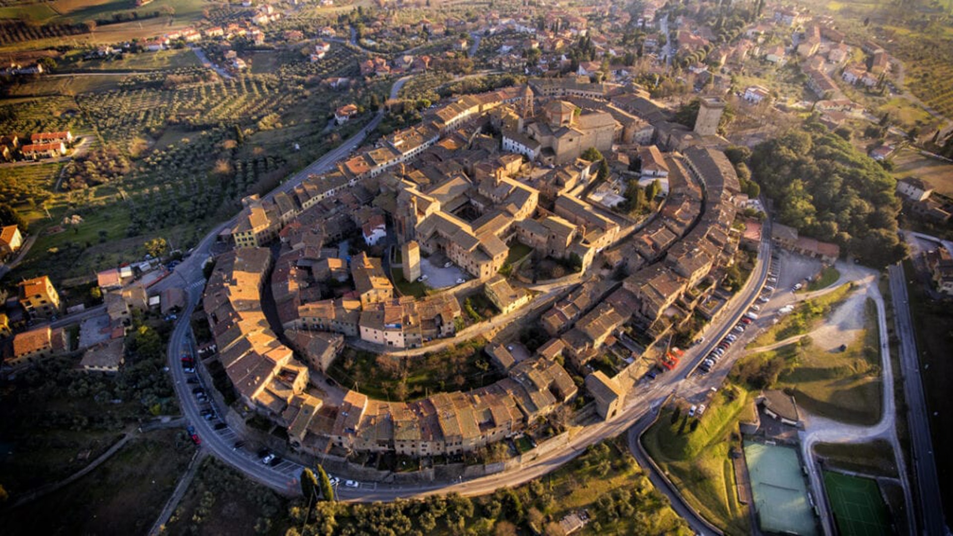 Alla scoperta di Lucignano, la perla della Val di Chiana - KissKiss.it