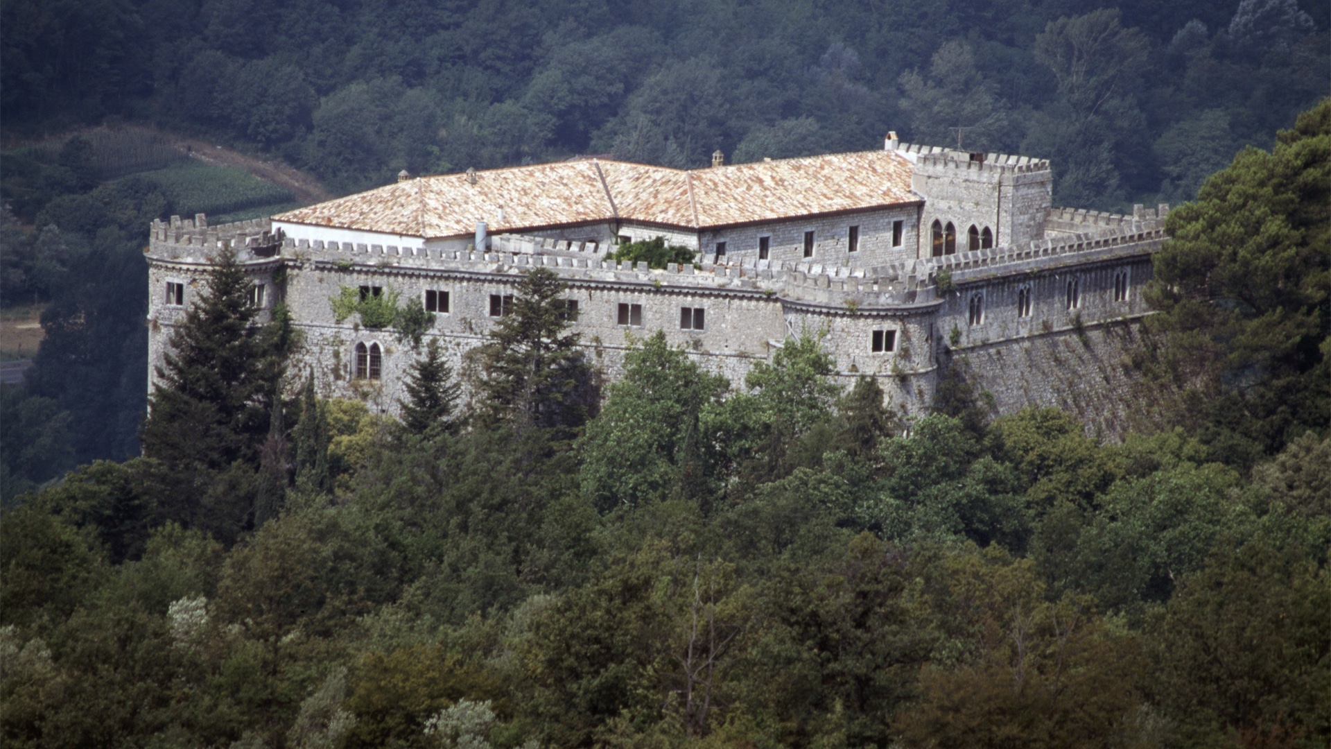 Alla scoperta del Paese abbandonato di Morino Vecchio e del Castello ...