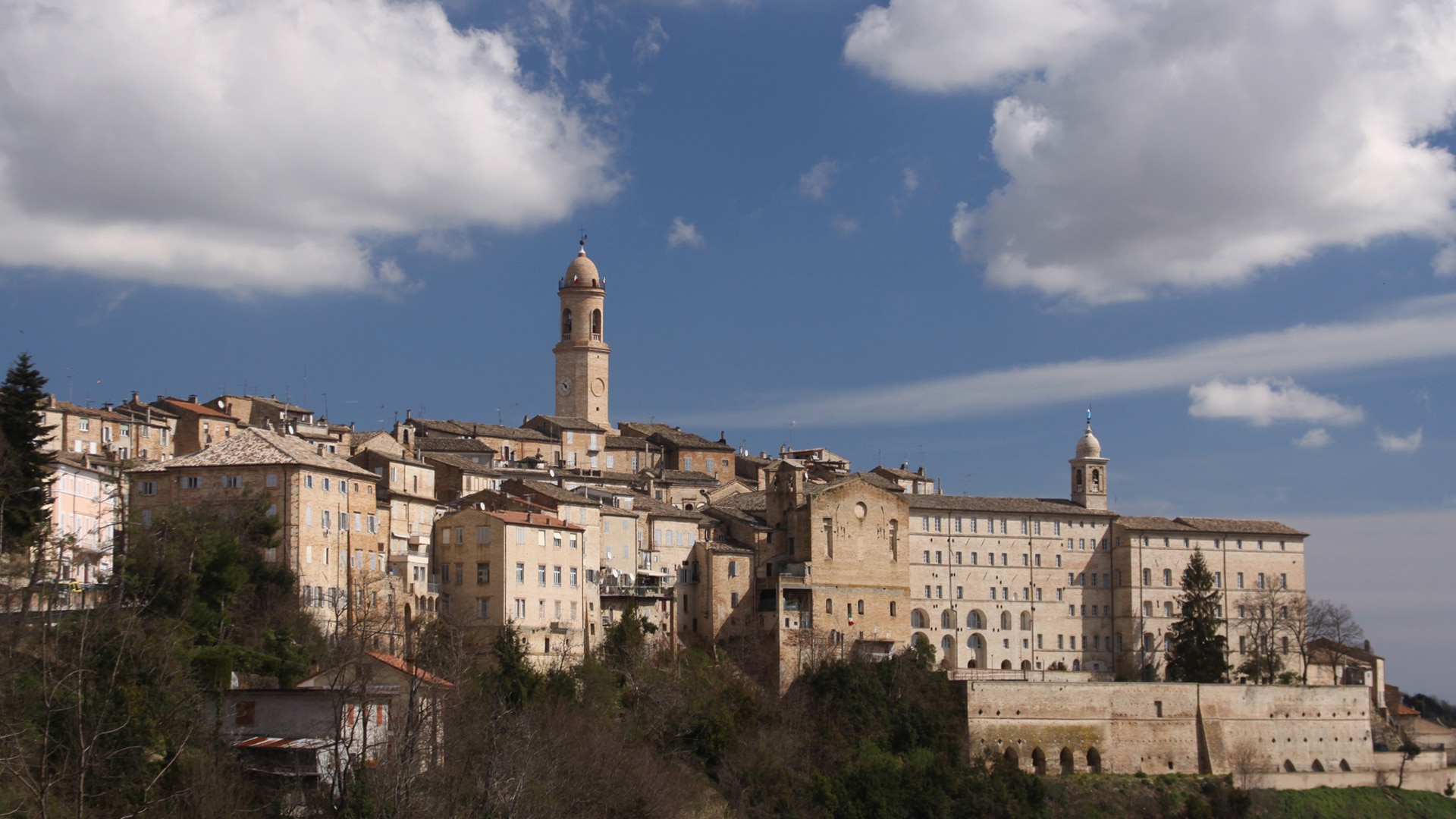 Petritoli, borgo marchigiano in provincia di Fermo - KissKiss.it