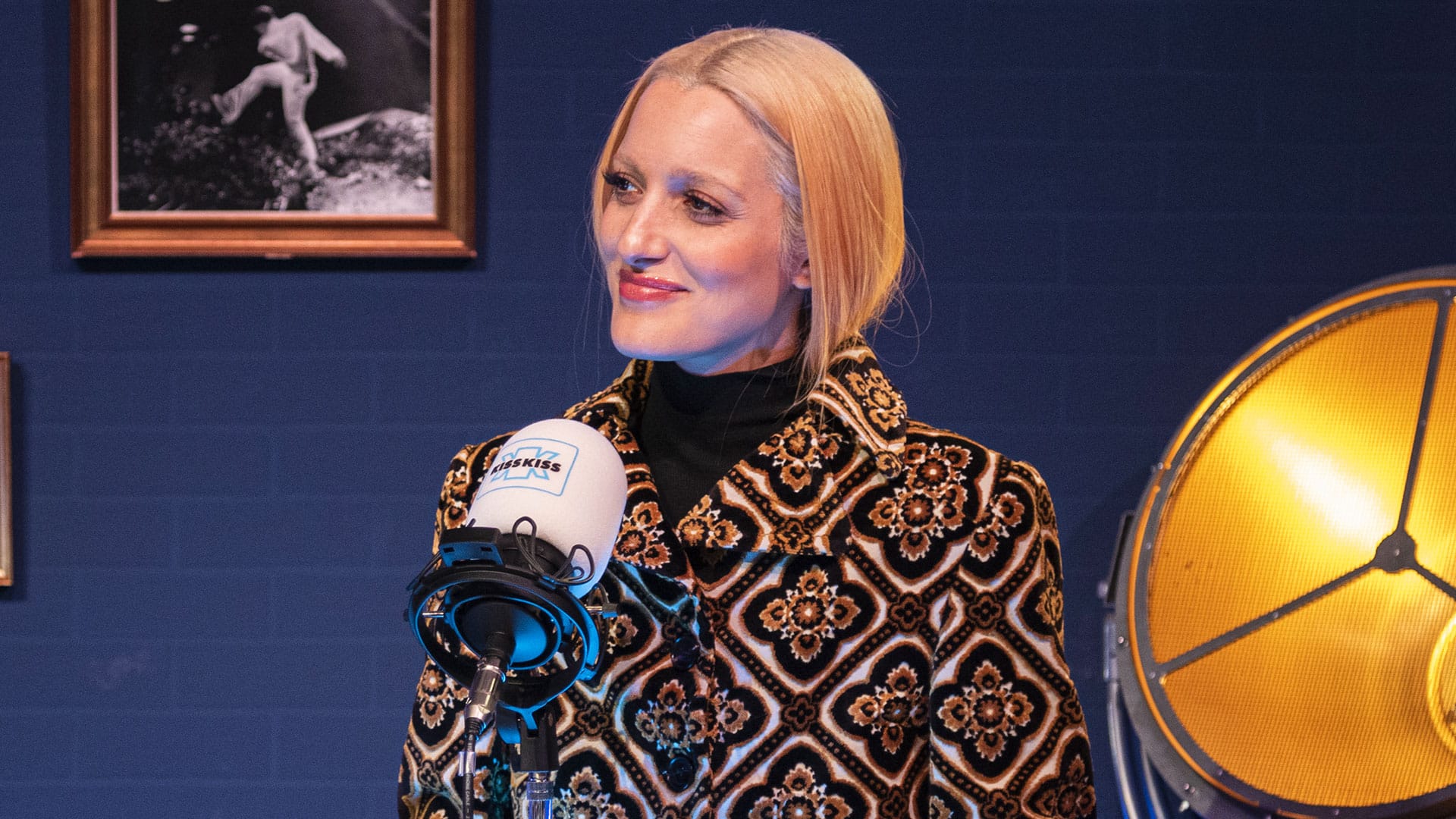 Levante: "Ho portato qui la mia famiglia. Vi racconto del mio brano ...