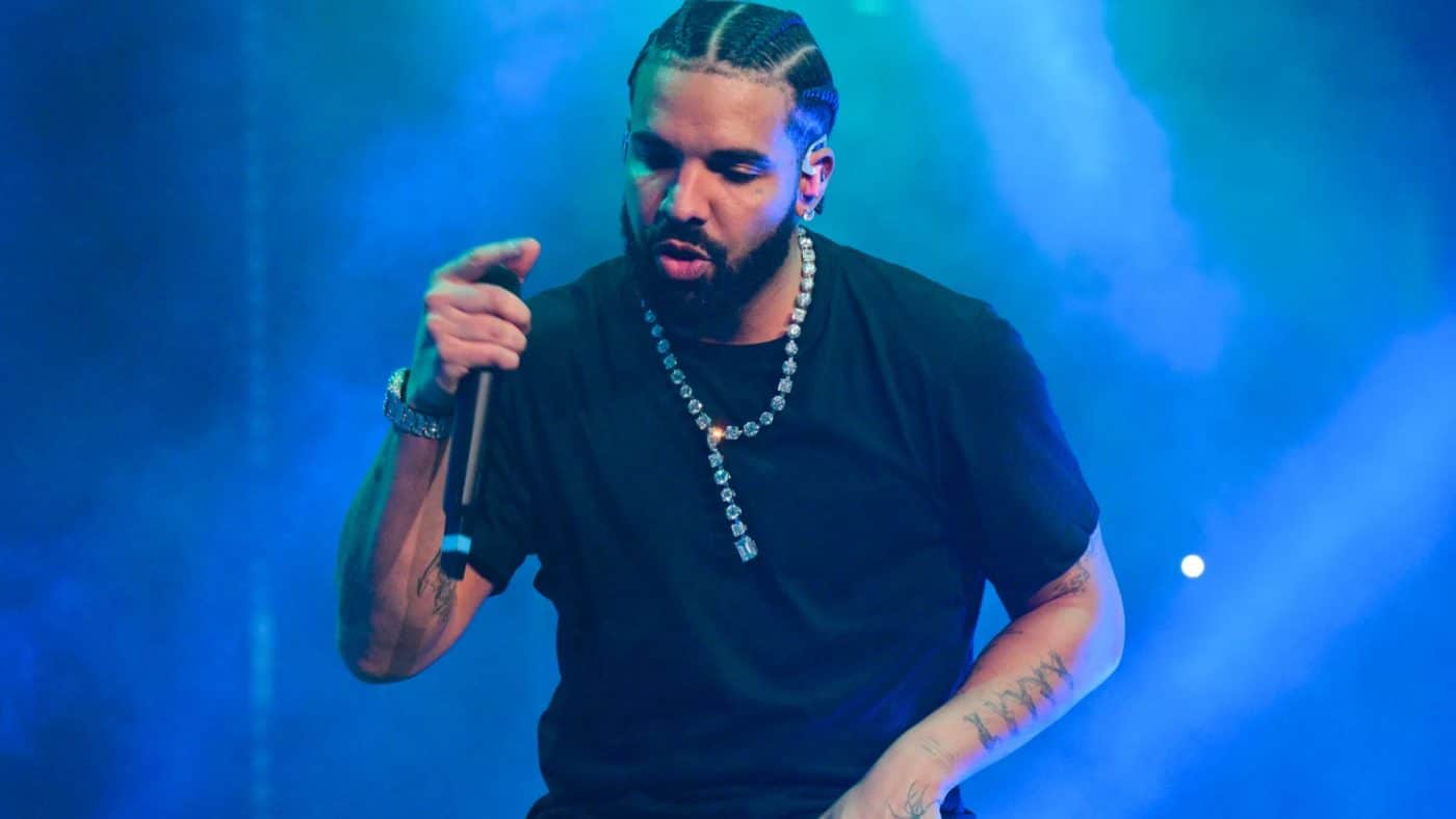 Drake in "Rich Baby Daddy" feat. Sexyy Red & SZA - KissKiss.it