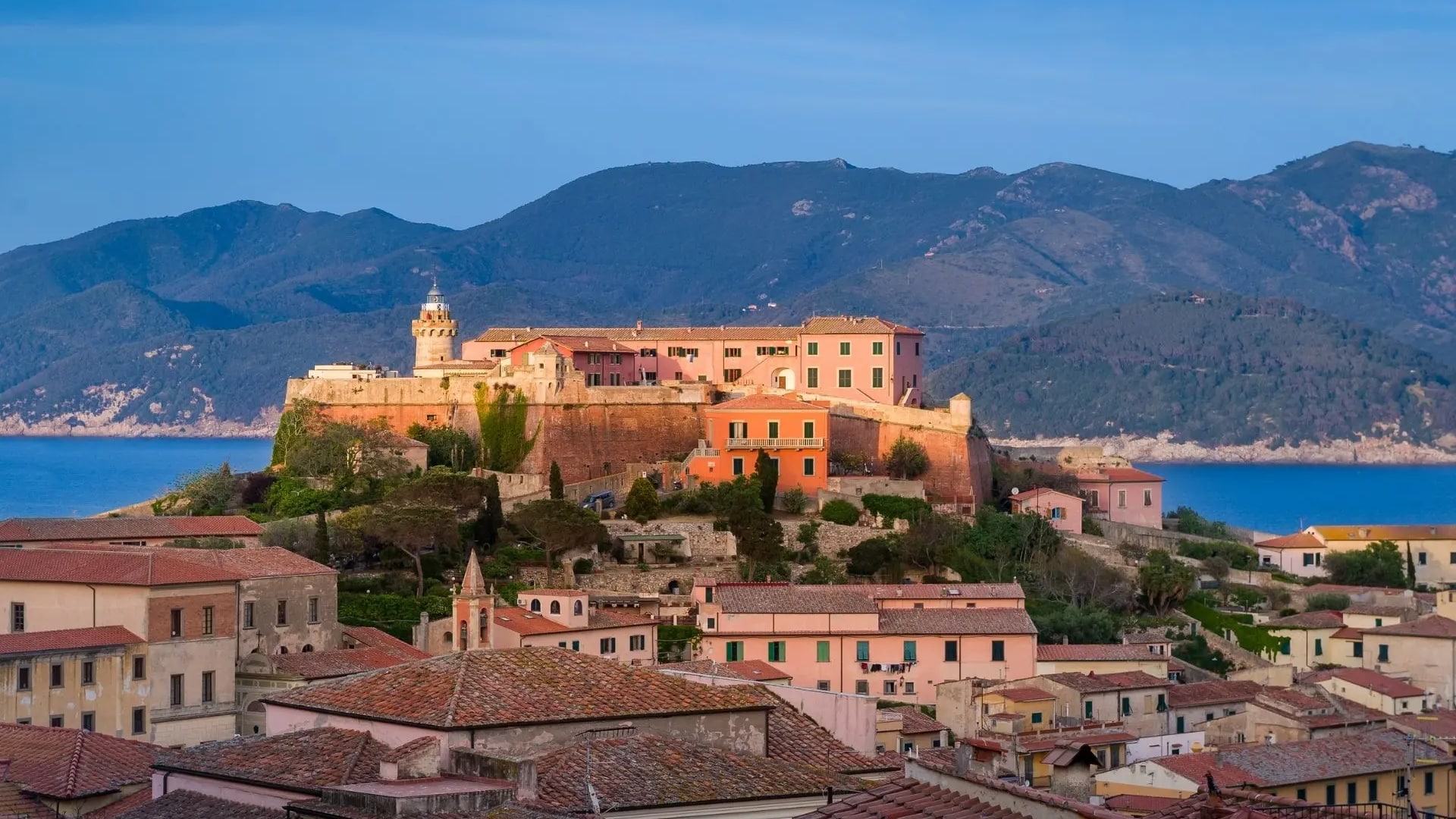 Saluti dall'Isola d'Elba: Napoleone e i musei - KissKiss.it